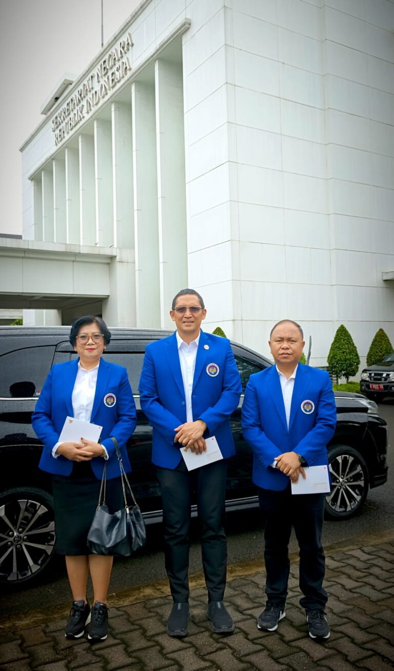 Perkuat Sinergi Strategis Nasional: Rektor dan Dua Dekan Unima Hadiri ...